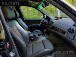 Black BMW X3 2009 in Riga, with an engine capacity of 2.00 L and mileage of 307 thousand km for 5999 €, photo 7 on AUTOMOTO.COM.LV