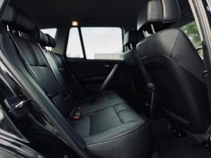 Black BMW X3 2009 in Riga, with an engine capacity of 2.00 L and mileage of 269 thousand km for 6750 €, photo 4 on AUTOMOTO.COM.LV