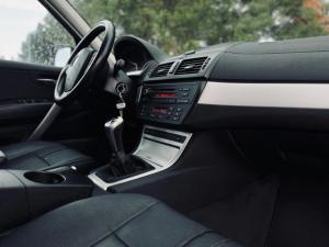 Black BMW X3 2009 in Riga, with an engine capacity of 2.00 L and mileage of 269 thousand km for 6750 €, photo 10 on AUTOMOTO.COM.LV