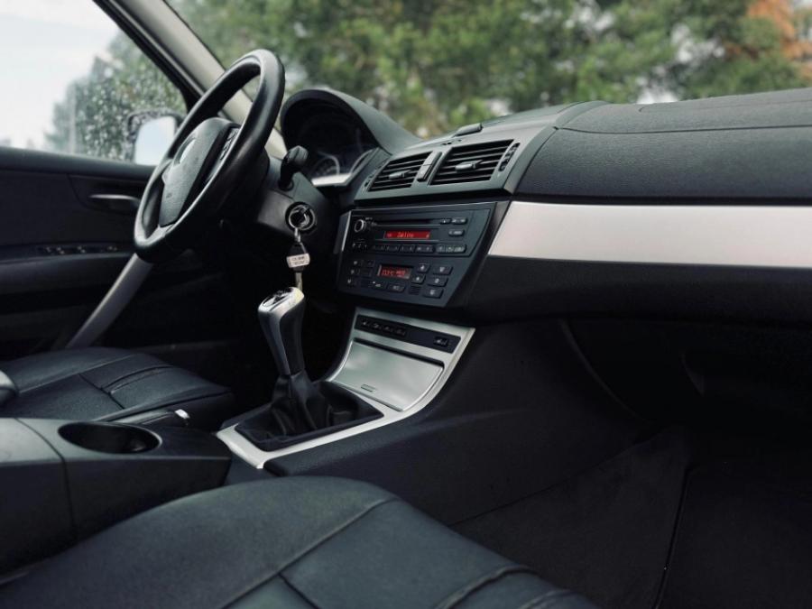 Black BMW X3 2009 in Riga, with an engine capacity of 2.00 L and mileage of 269 thousand km for 6750 €, photo 10 on AUTOMOTO.COM.LV