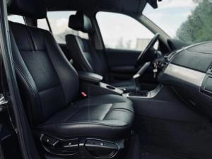 Black BMW X3 2009 in Riga, with an engine capacity of 2.00 L and mileage of 269 thousand km for 6750 €, photo 11 on AUTOMOTO.COM.LV
