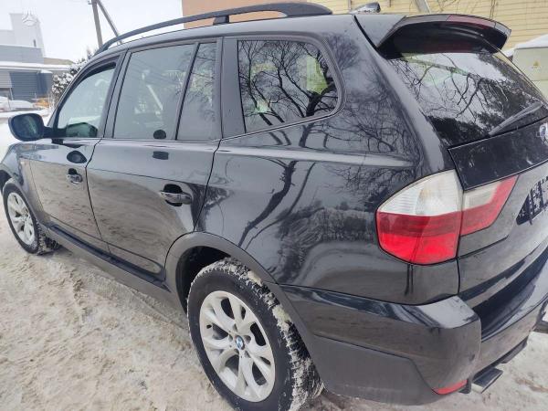 Black BMW X3 2010 in Utena, with an engine capacity of 2.00 L and mileage of 265 thousand km for 5400 €, photo 2 on AUTOMOTO.COM.LV