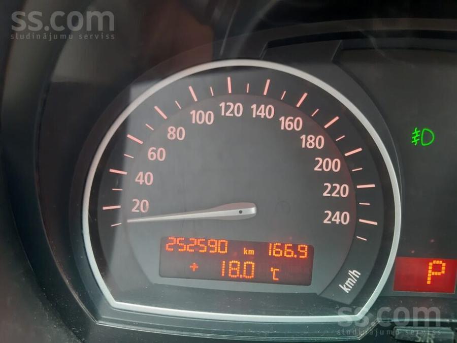 Black BMW X3 2010 in Daugavpils, with an engine capacity of 2.00 L and mileage of 0 thousand km for 7150 €, photo 19 on AUTOMOTO.COM.LV