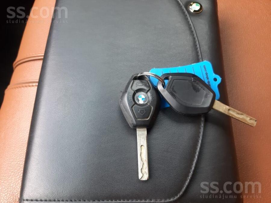 Black BMW X3 2010 in Daugavpils, with an engine capacity of 2.00 L and mileage of 0 thousand km for 7150 €, photo 33 on AUTOMOTO.COM.LV