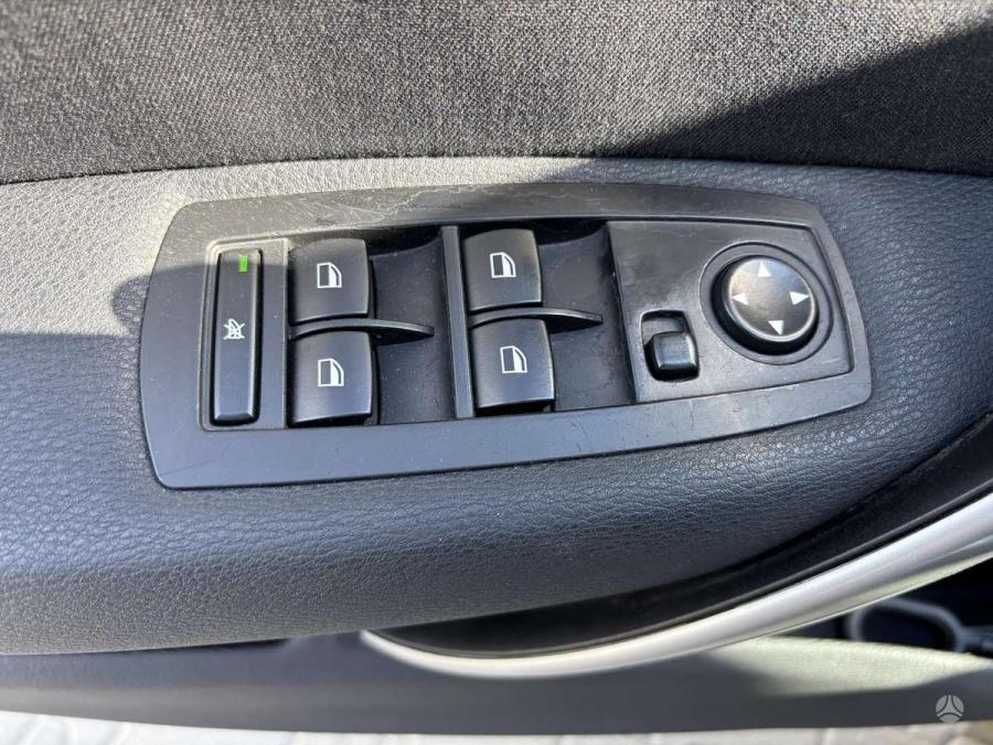 Melns BMW X3 2010 Kauņa, ar dzinēja tilpumu 2.00 L un nobraukumu 280 tūkst. km par 4450 €, foto 19 vietnē AUTOMOTO.COM.LV