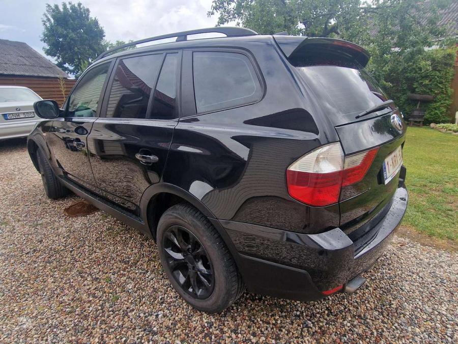 Black BMW X3 2010 in Ukmerge, with an engine capacity of 2.00 L and mileage of 249 thousand km for 4450 €, photo 5 on AUTOMOTO.COM.LV
