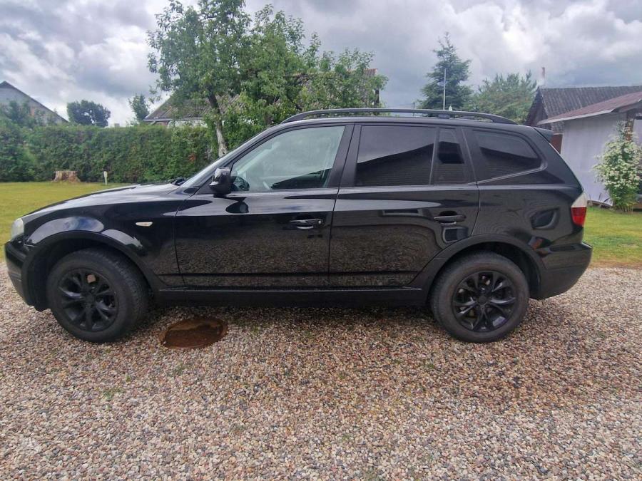 Black BMW X3 2010 in Ukmerge, with an engine capacity of 2.00 L and mileage of 249 thousand km for 4450 €, photo 9 on AUTOMOTO.COM.LV