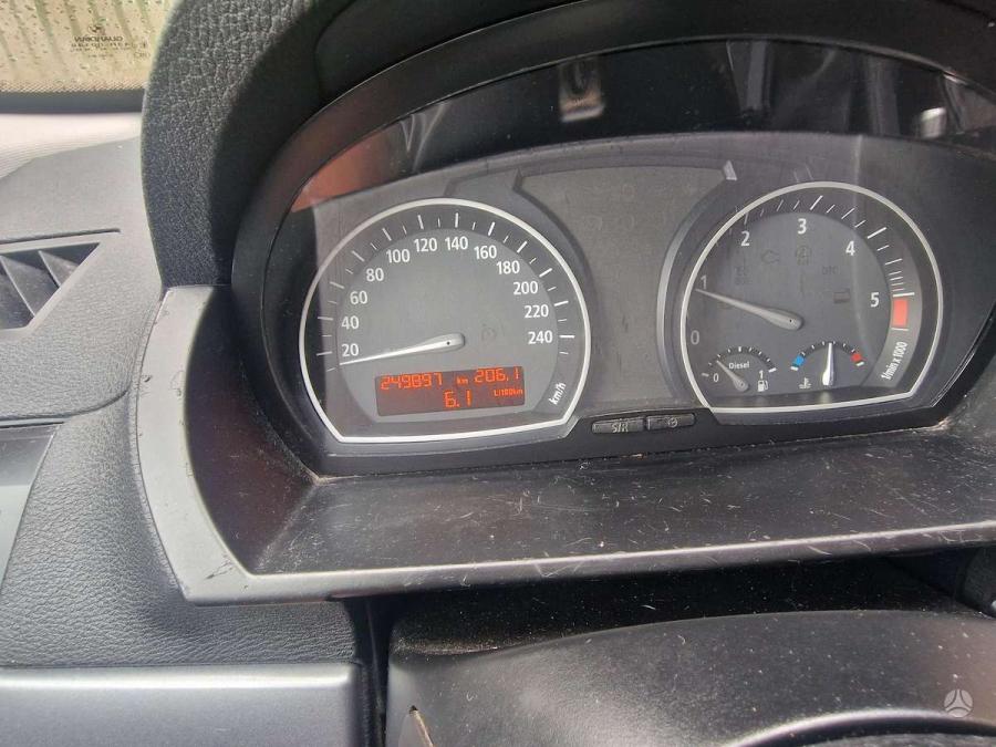 Black BMW X3 2010 in Ukmerge, with an engine capacity of 2.00 L and mileage of 249 thousand km for 4450 €, photo 10 on AUTOMOTO.COM.LV