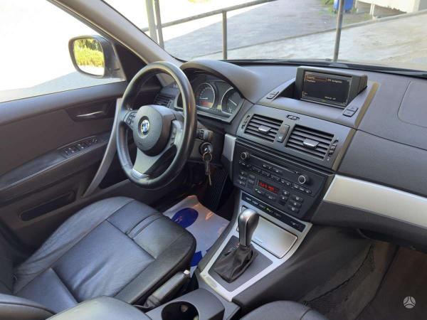 Black BMW X3 2010 in Prienai, with an engine capacity of 2.00 L and mileage of 285 thousand km for 5150 €, photo 9 on AUTOMOTO.COM.LV