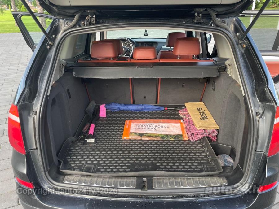 Black BMW X3 2010 in Rapla, with an engine capacity of 2.00 L and mileage of 317 thousand km for 8200 €, photo 15 on AUTOMOTO.COM.LV