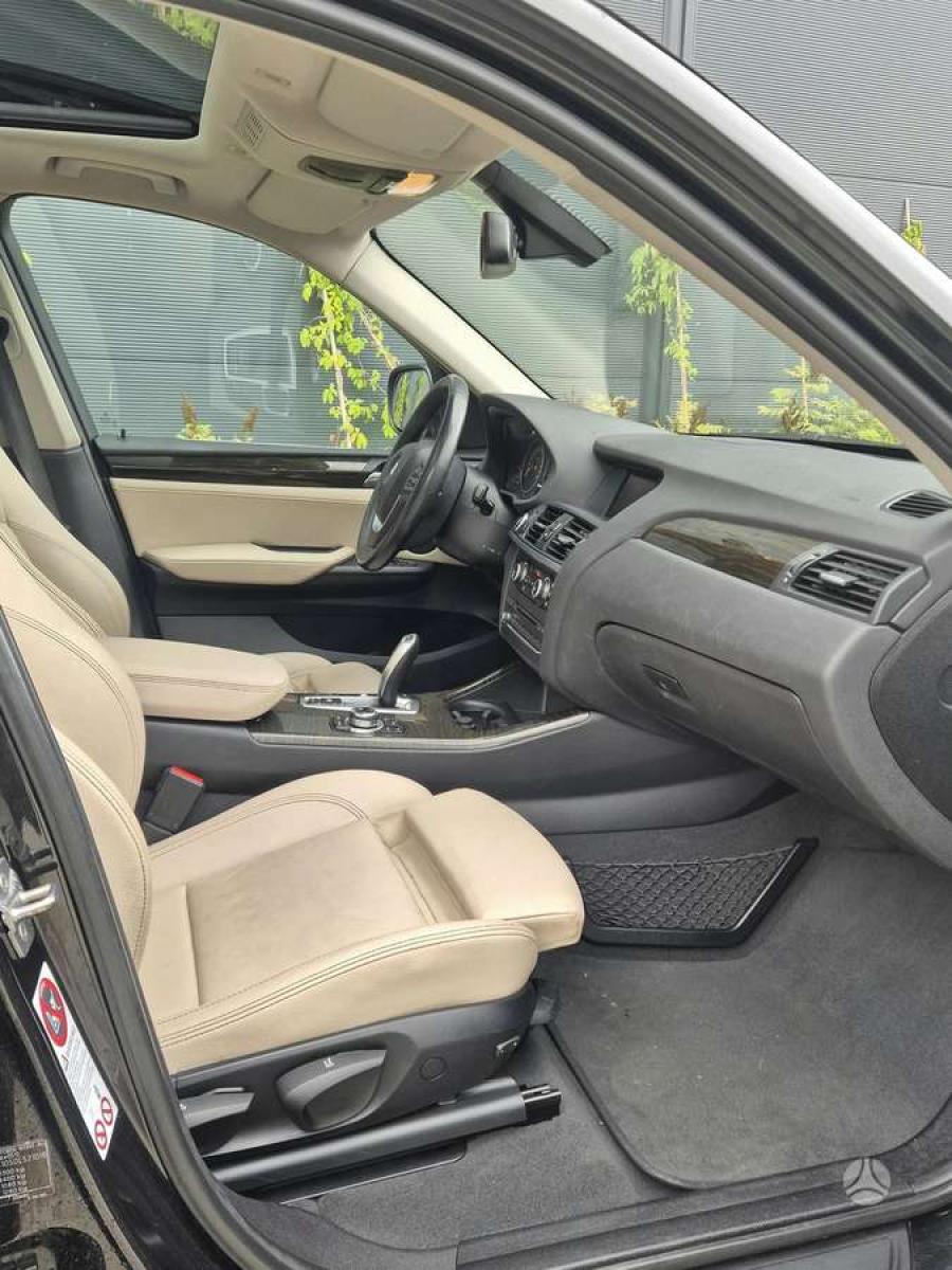 Black BMW X3 2010 in Vilnius, with an engine capacity of 2.00 L and mileage of 299 thousand km for 8750 €, photo 10 on AUTOMOTO.COM.LV