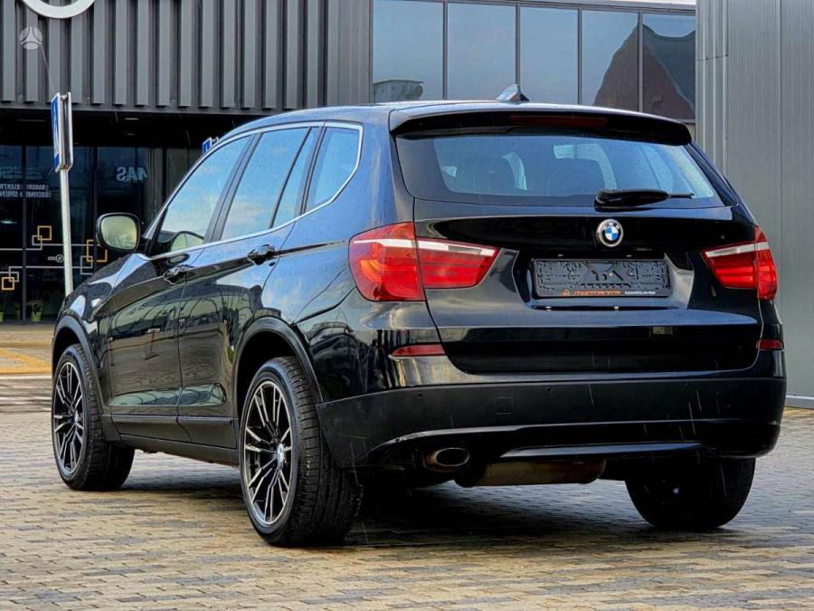 Black BMW X3 2010 in Siauliai, with an engine capacity of 2.00 L and mileage of 296 thousand km for 8300 €, photo 7 on AUTOMOTO.COM.LV