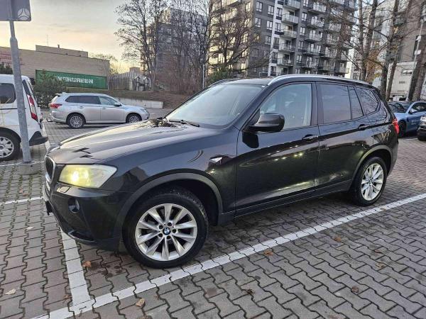 Black BMW X3 2011 in Vilnius, with an engine capacity of 2.00 L and mileage of 339 thousand km for 7100 €, photo 5 on AUTOMOTO.COM.LV