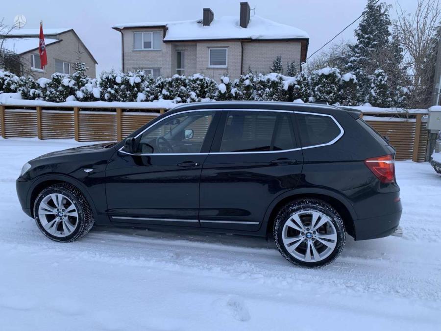 Black BMW X3 2011 in Ukmerge, with an engine capacity of 2.00 L and mileage of 351 thousand km for 8650 €, photo 2 on AUTOMOTO.COM.LV
