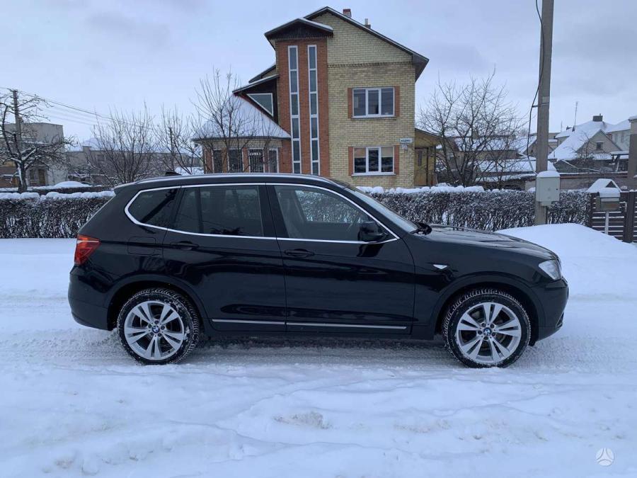 Black BMW X3 2011 in Ukmerge, with an engine capacity of 2.00 L and mileage of 351 thousand km for 8650 €, photo 7 on AUTOMOTO.COM.LV