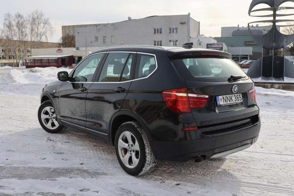 Melns BMW X3 2011 Alīta, ar dzinēja tilpumu 2.00 L un nobraukumu 250 tūkst. km par 9800 €, foto 3 vietnē AUTOMOTO.COM.LV