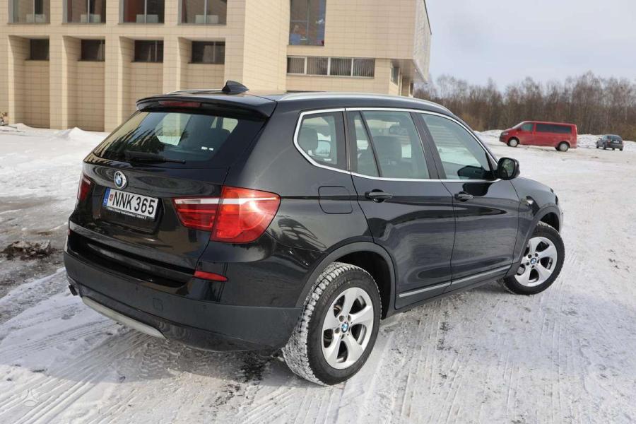 Black BMW X3 2011 in Alytus, with an engine capacity of 2.00 L and mileage of 250 thousand km for 9800 €, photo 4 on AUTOMOTO.COM.LV
