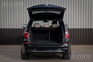 Black BMW X3 2011 in Talsi, with an engine capacity of 3.00 L and mileage of 287 thousand km for 11990 €, photo 7 on AUTOMOTO.COM.LV