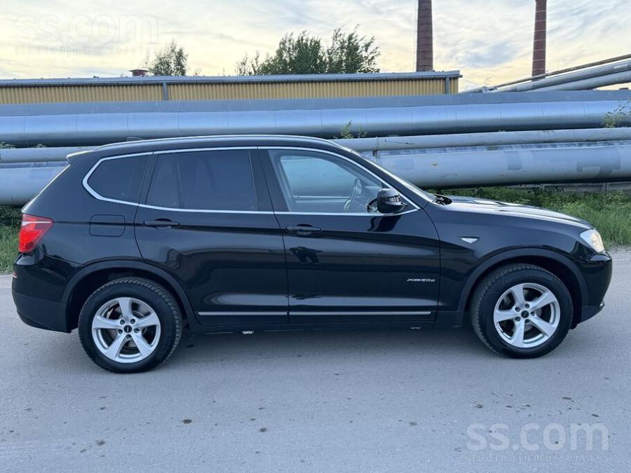 Black BMW X3 2011 in Riga, with an engine capacity of 2.00 L and mileage of 294 thousand km for 9800 €, photo 13 on AUTOMOTO.COM.LV