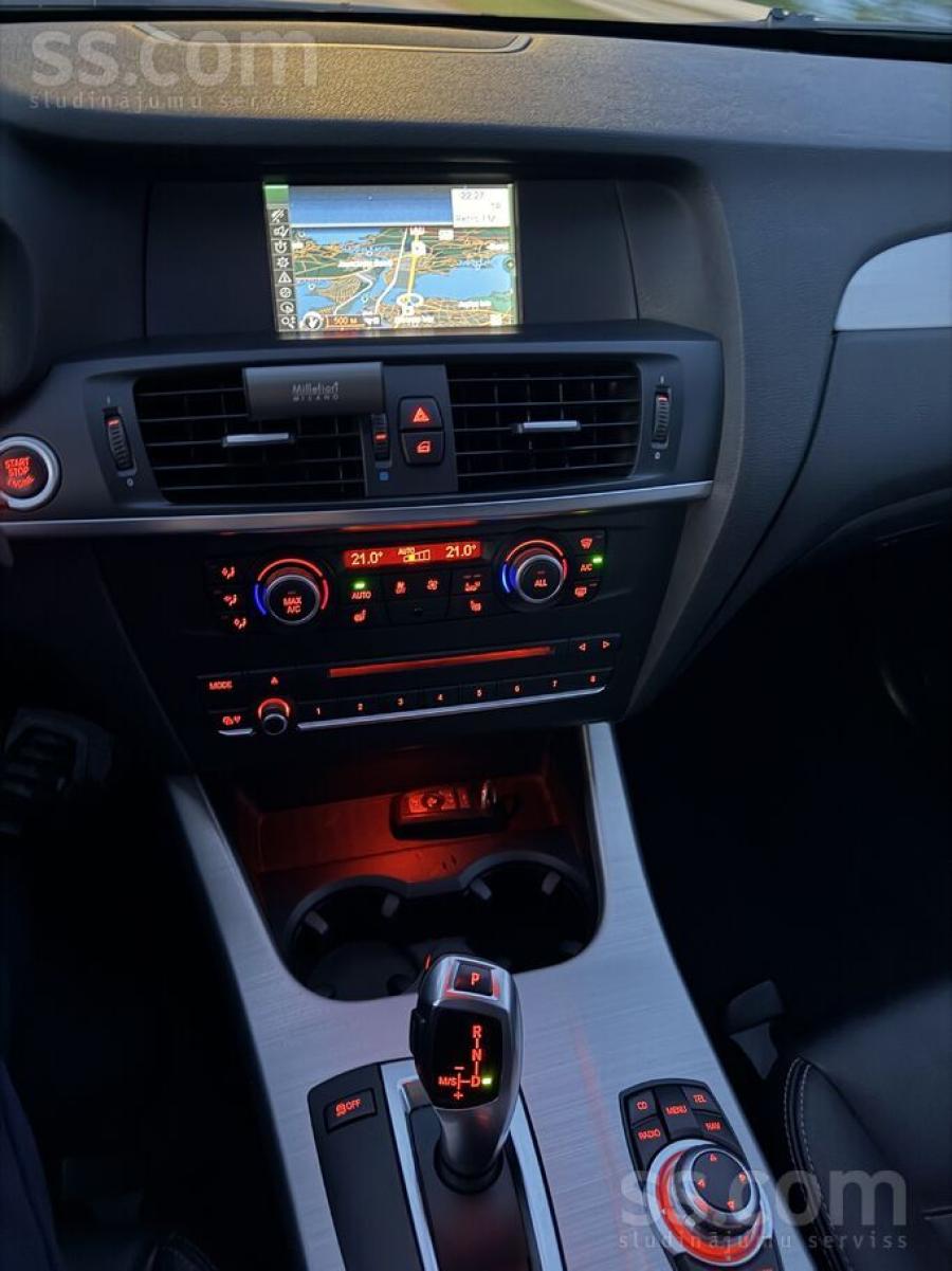 Black BMW X3 2011 in Riga, with an engine capacity of 2.00 L and mileage of 294 thousand km for 9800 €, photo 17 on AUTOMOTO.COM.LV