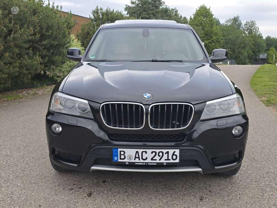 Black BMW X3 2011 in Vilnius, with an engine capacity of 2.00 L and mileage of 285 thousand km for 8690 €, photo 5 on AUTOMOTO.COM.LV