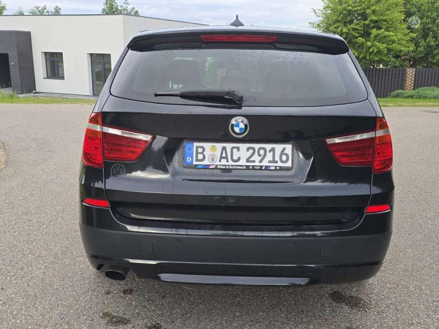Black BMW X3 2011 in Vilnius, with an engine capacity of 2.00 L and mileage of 285 thousand km for 8690 €, photo 6 on AUTOMOTO.COM.LV