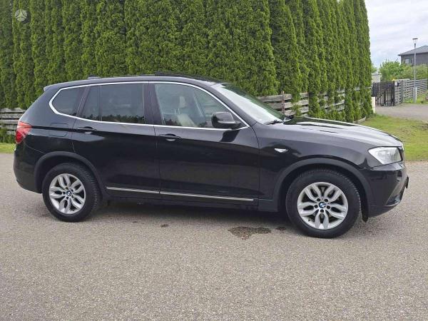 Black BMW X3 2011 in Vilnius, with an engine capacity of 2.00 L and mileage of 285 thousand km for 8690 €, photo 6 on AUTOMOTO.COM.LV