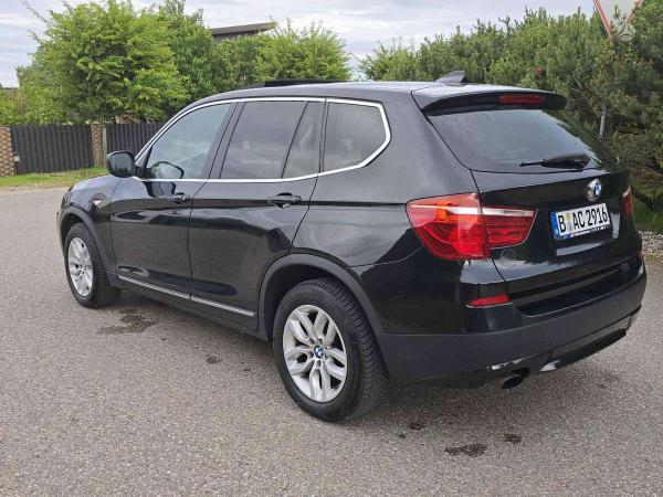 Black BMW X3 2011 in Vilnius, with an engine capacity of 2.00 L and mileage of 285 thousand km for 8690 €, photo 7 on AUTOMOTO.COM.LV