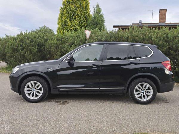 Black BMW X3 2011 in Vilnius, with an engine capacity of 2.00 L and mileage of 285 thousand km for 8690 €, photo 9 on AUTOMOTO.COM.LV
