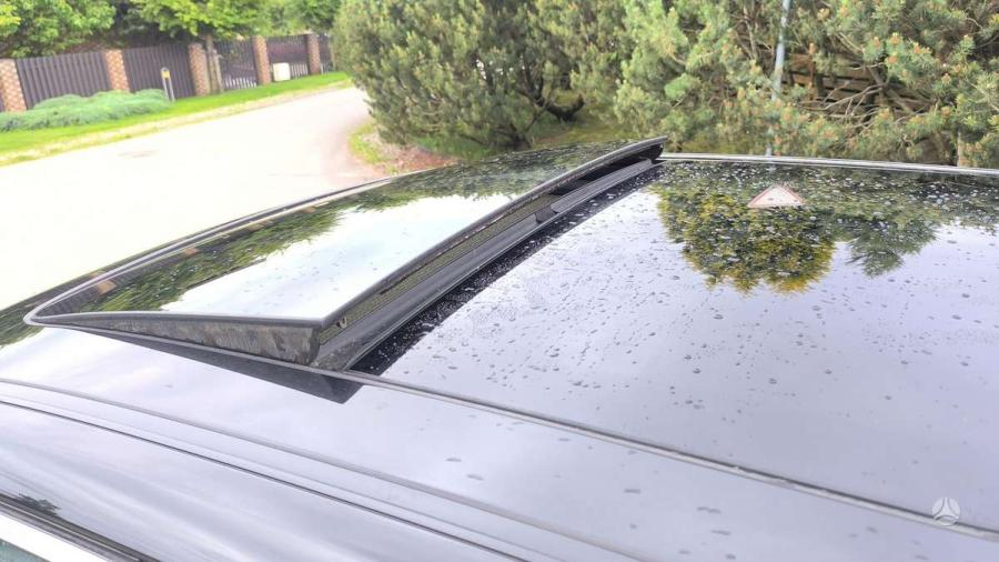 Black BMW X3 2011 in Vilnius, with an engine capacity of 2.00 L and mileage of 285 thousand km for 8690 €, photo 15 on AUTOMOTO.COM.LV