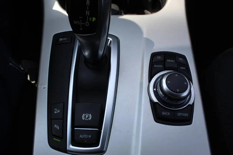 Melns BMW X3 2011 Liepāja, ar dzinēja tilpumu 2.00 L un nobraukumu 321 tūkst. km par 8500 €, foto 13 vietnē AUTOMOTO.COM.LV