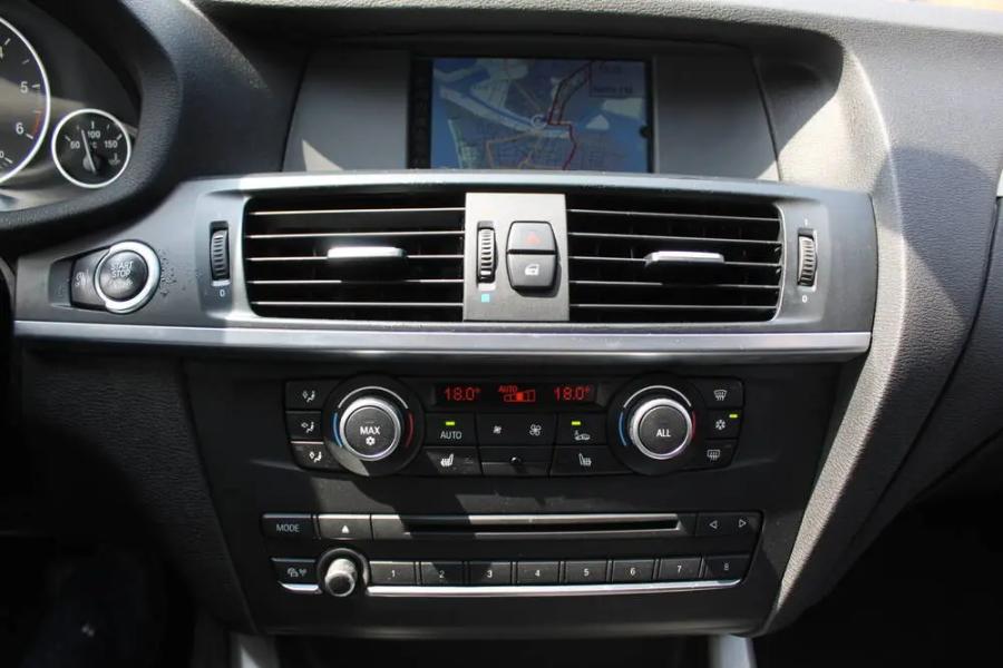 Melns BMW X3 2011 Liepāja, ar dzinēja tilpumu 2.00 L un nobraukumu 321 tūkst. km par 8500 €, foto 14 vietnē AUTOMOTO.COM.LV