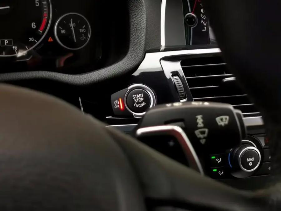 Black BMW X3 2011 in Riga, with an engine capacity of 3.00 L and mileage of 266 thousand km for 15500 €, photo 20 on AUTOMOTO.COM.LV