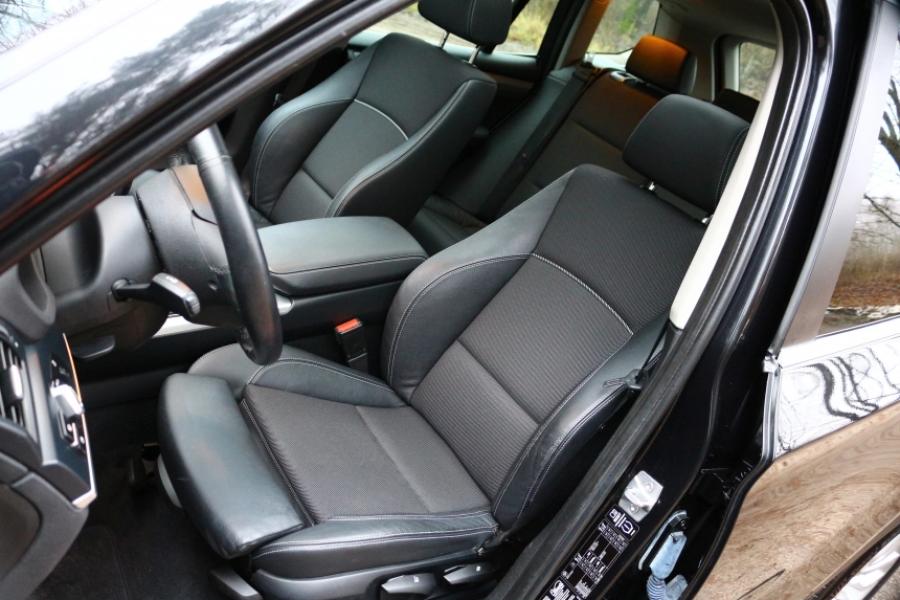 Black BMW X3 2011 in Riga, with an engine capacity of 2.00 L and mileage of 236 thousand km for 11990 €, photo 20 on AUTOMOTO.COM.LV