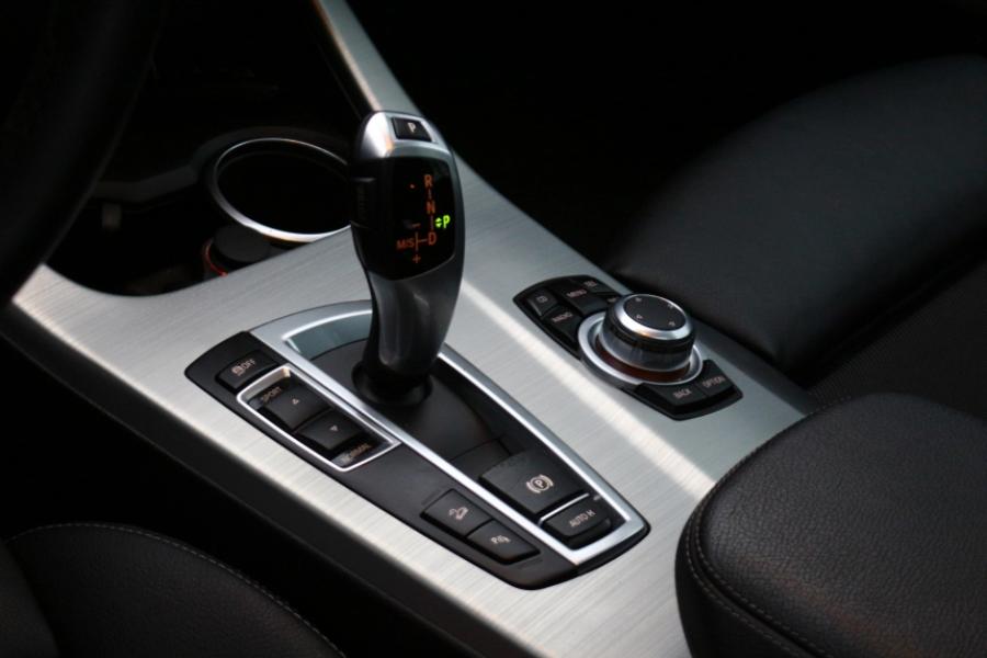 Black BMW X3 2011 in Riga, with an engine capacity of 2.00 L and mileage of 236 thousand km for 11990 €, photo 28 on AUTOMOTO.COM.LV