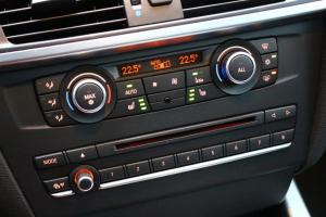 Black BMW X3 2011 in Riga, with an engine capacity of 2.00 L and mileage of 236 thousand km for 11990 €, photo 29 on AUTOMOTO.COM.LV