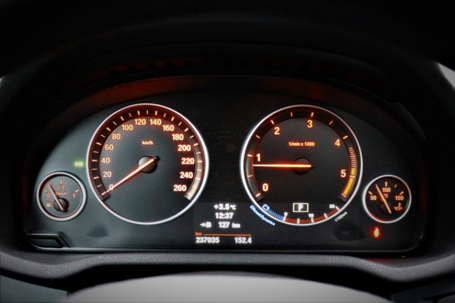 Black BMW X3 2011 in Riga, with an engine capacity of 2.00 L and mileage of 236 thousand km for 11990 €, photo 35 on AUTOMOTO.COM.LV