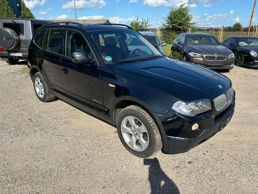 Black BMW X3 2011 in Jurbarkas, with an engine capacity of 2.99 L and mileage of 265 thousand km for 4999 €, photo 1 on AUTOMOTO.COM.LV
