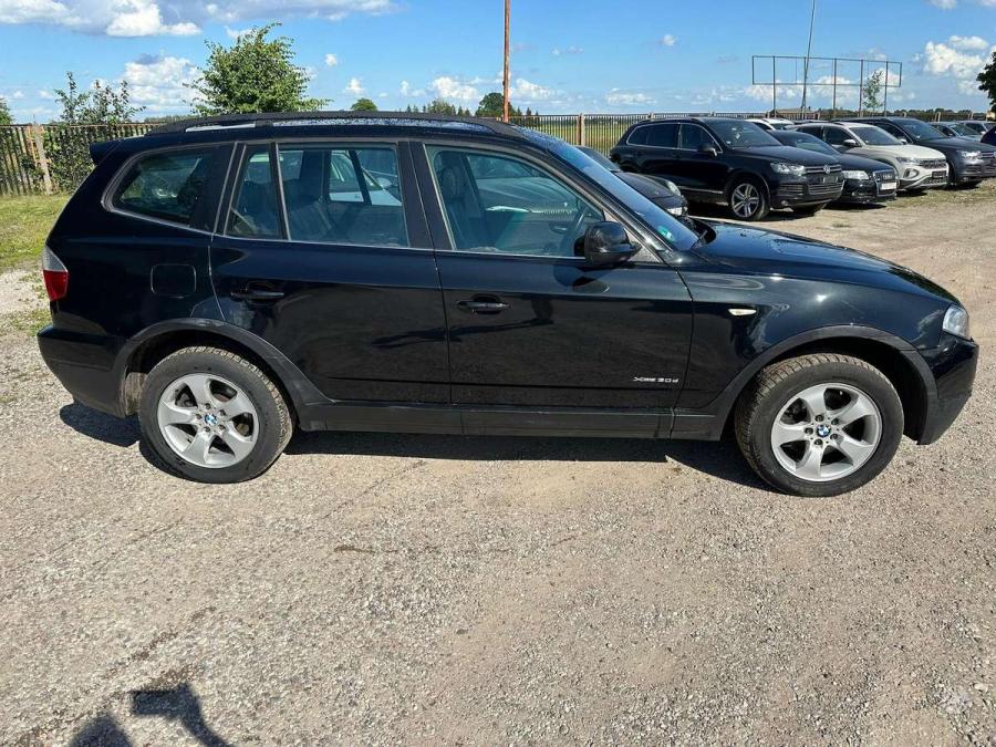 Black BMW X3 2011 in Jurbarkas, with an engine capacity of 2.99 L and mileage of 265 thousand km for 4999 €, photo 4 on AUTOMOTO.COM.LV