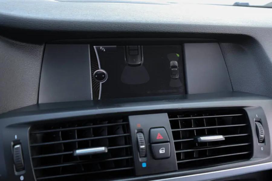 Melns BMW X3 2011 Jelgava, ar dzinēja tilpumu 2.00 L un nobraukumu 289 tūkst. km par 10500 €, foto 17 vietnē AUTOMOTO.COM.LV