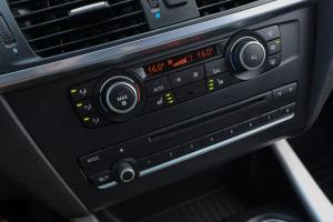 Melns BMW X3 2011 Jelgava, ar dzinēja tilpumu 2.00 L un nobraukumu 289 tūkst. km par 10500 €, foto 20 vietnē AUTOMOTO.COM.LV