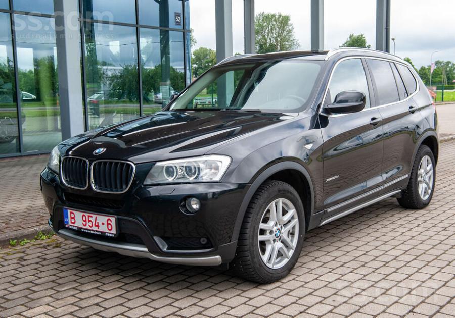 Black BMW X3 2011 in Cesis, with an engine capacity of 2.00 L and mileage of 203 thousand km for 10650 €, photo 3 on AUTOMOTO.COM.LV