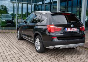 Black BMW X3 2011 in Cesis, with an engine capacity of 2.00 L and mileage of 203 thousand km for 10650 €, photo 5 on AUTOMOTO.COM.LV