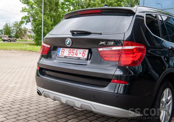 Black BMW X3 2011 in Cesis, with an engine capacity of 2.00 L and mileage of 203 thousand km for 10650 €, photo 10 on AUTOMOTO.COM.LV