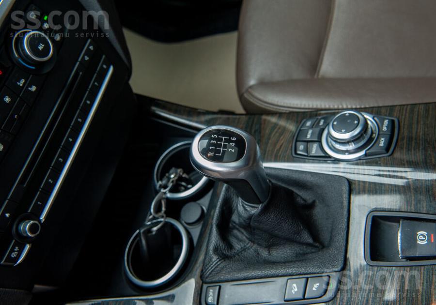 Black BMW X3 2011 in Cesis, with an engine capacity of 2.00 L and mileage of 203 thousand km for 10650 €, photo 17 on AUTOMOTO.COM.LV