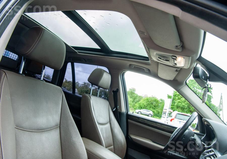 Black BMW X3 2011 in Cesis, with an engine capacity of 2.00 L and mileage of 203 thousand km for 10650 €, photo 20 on AUTOMOTO.COM.LV