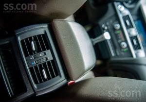 Black BMW X3 2011 in Cesis, with an engine capacity of 2.00 L and mileage of 203 thousand km for 10650 €, photo 25 on AUTOMOTO.COM.LV