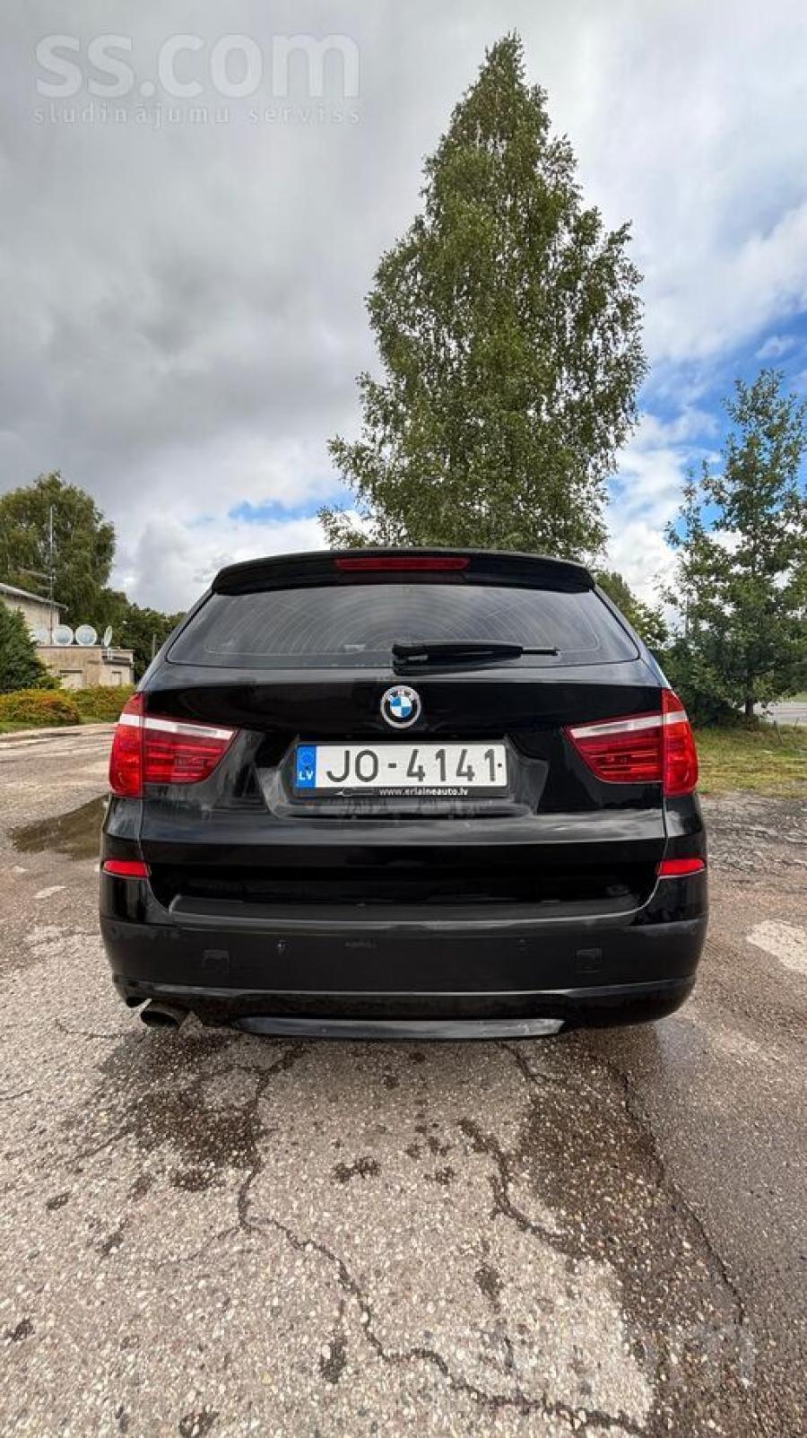 Black BMW X3 2011 in Cesis, with an engine capacity of 2.00 L and mileage of 360 thousand km for 5900 €, photo 3 on AUTOMOTO.COM.LV