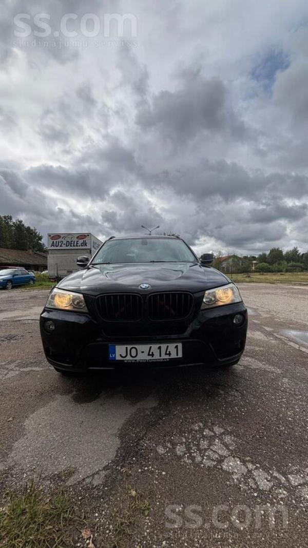 Black BMW X3 2011 in Cesis, with an engine capacity of 2.00 L and mileage of 360 thousand km for 5900 €, photo 3 on AUTOMOTO.COM.LV