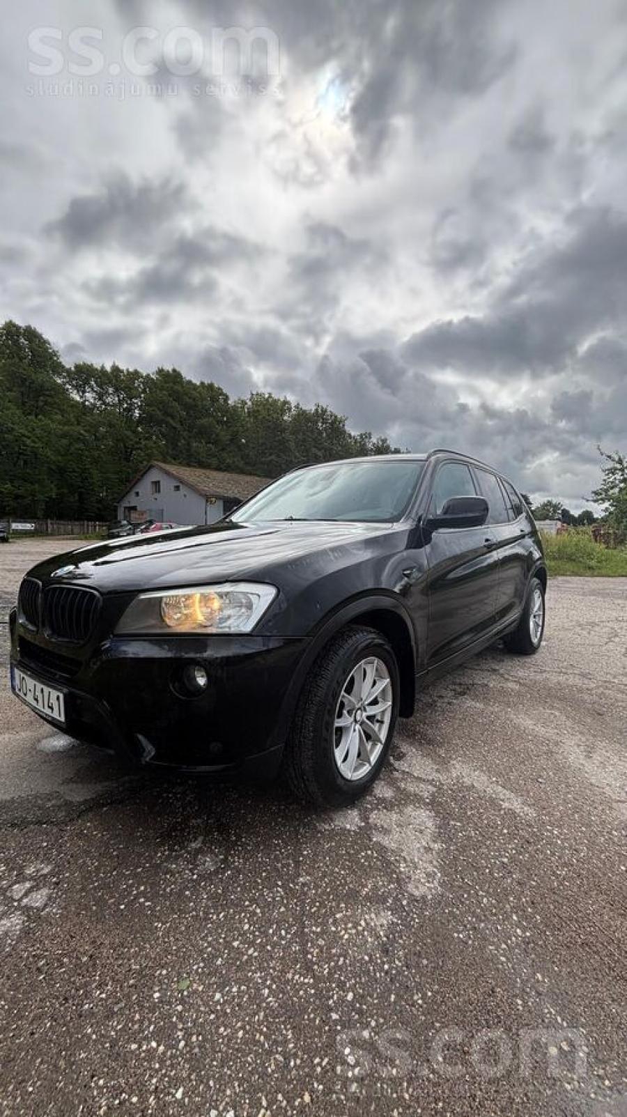 Black BMW X3 2011 in Cesis, with an engine capacity of 2.00 L and mileage of 360 thousand km for 5900 €, photo 5 on AUTOMOTO.COM.LV